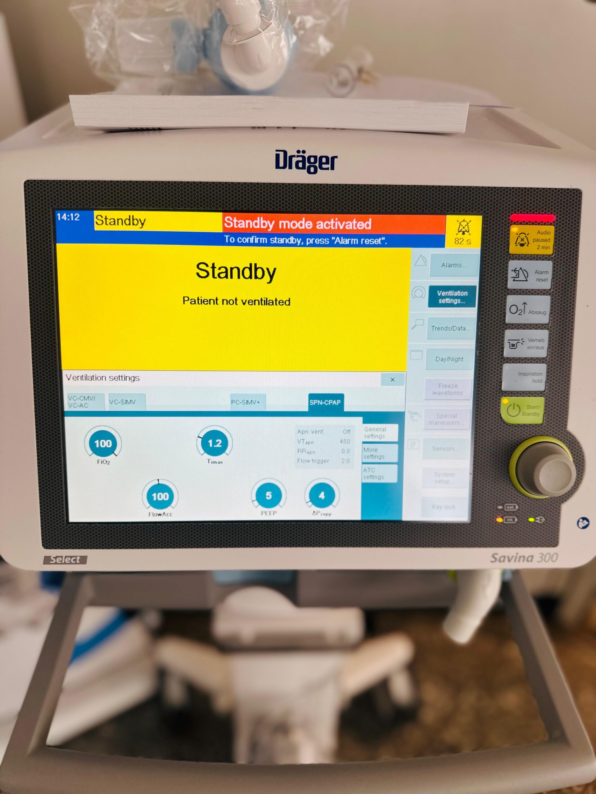 DRAEGER SAVINA 300 Selcet – AM MEDICAL Germany